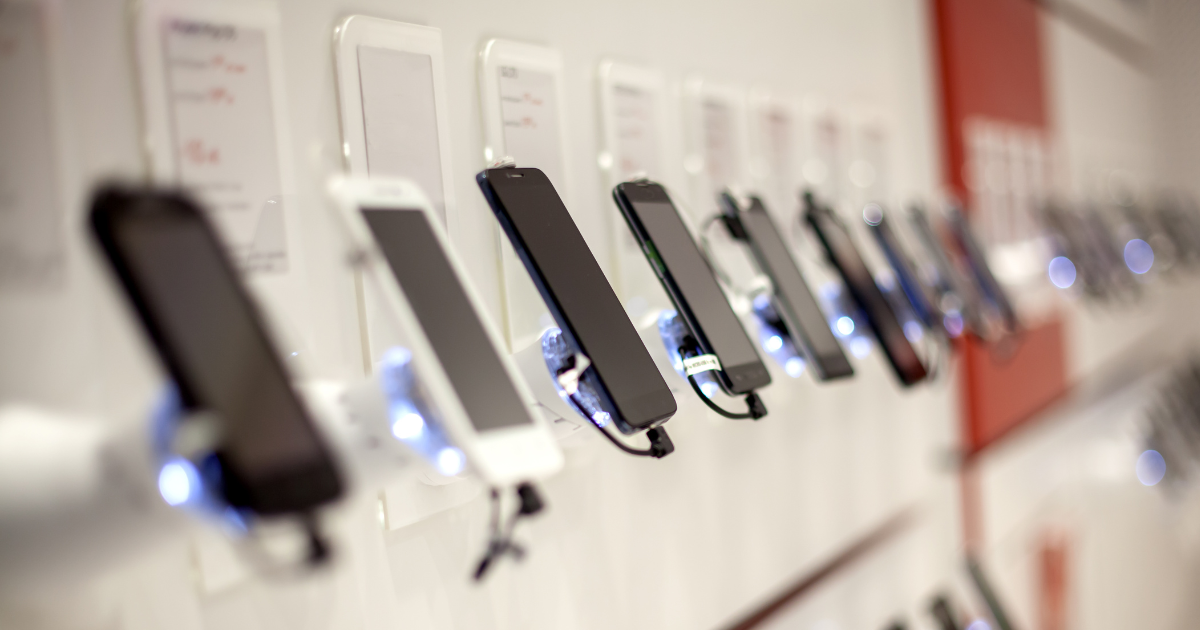 7 Mistakes to Avoid When Switching Cell Phone Plans - Michael Saves